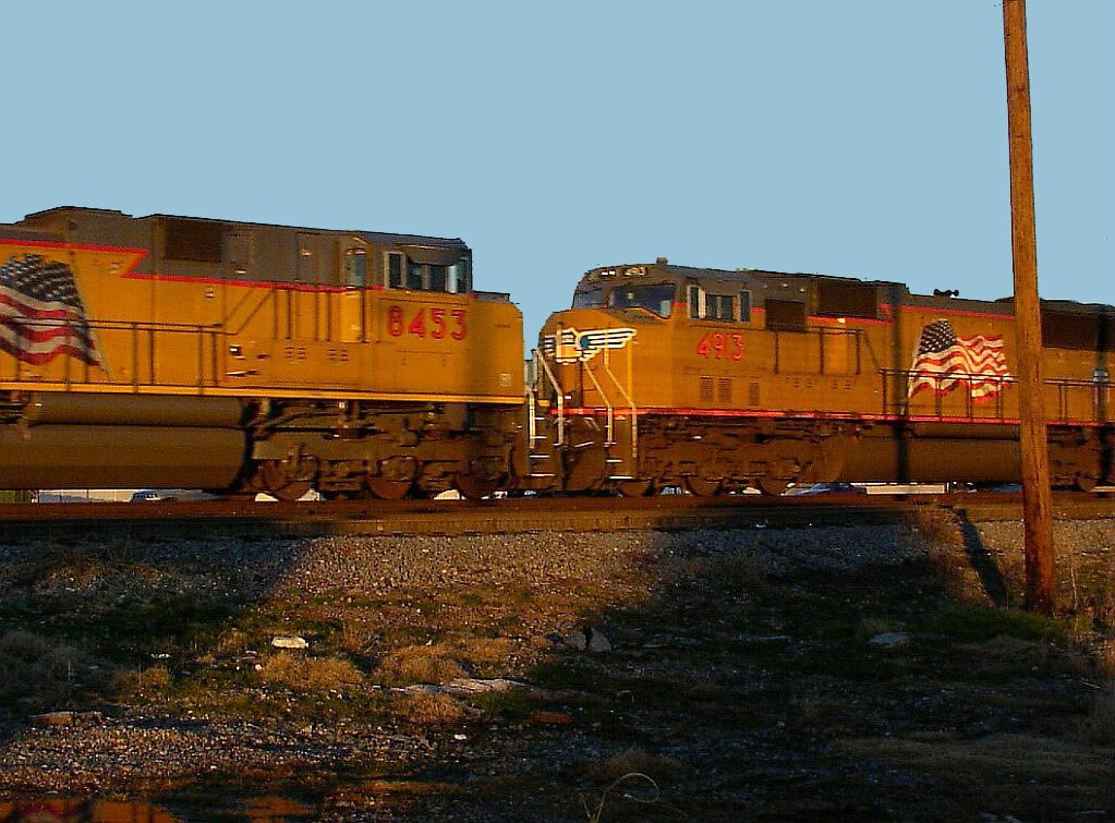 UP 8453 & UP 4913